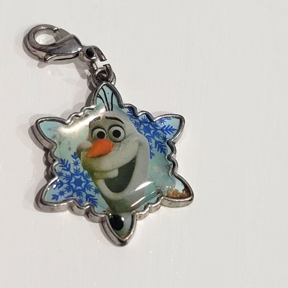 Disney | Jewelry | Disneys Snowflake Olaf Charm Blue Silver Bracelet ...